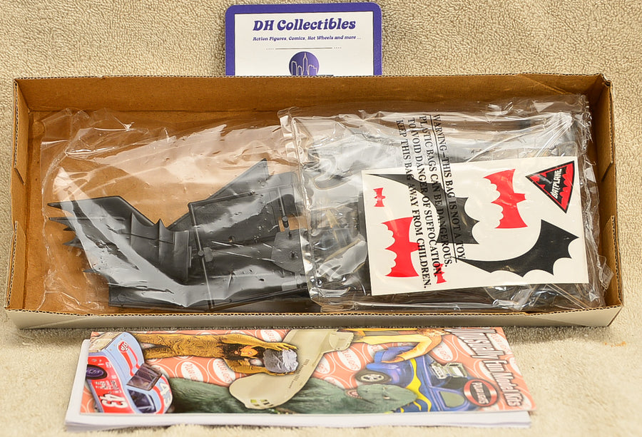 2002 Polar Lights - Bat Plane - Scale Plastic Model| DH Collectibles